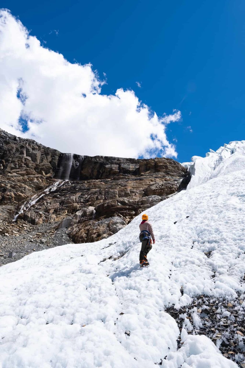 How To Climb Mount Athabasca With a Mountaineering Course
