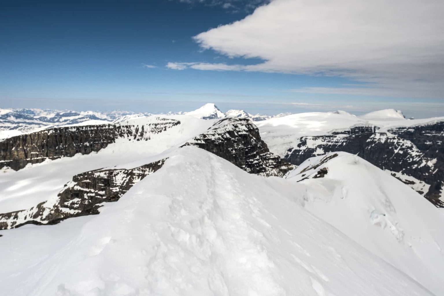 How To Climb Mount Athabasca With a Mountaineering Course