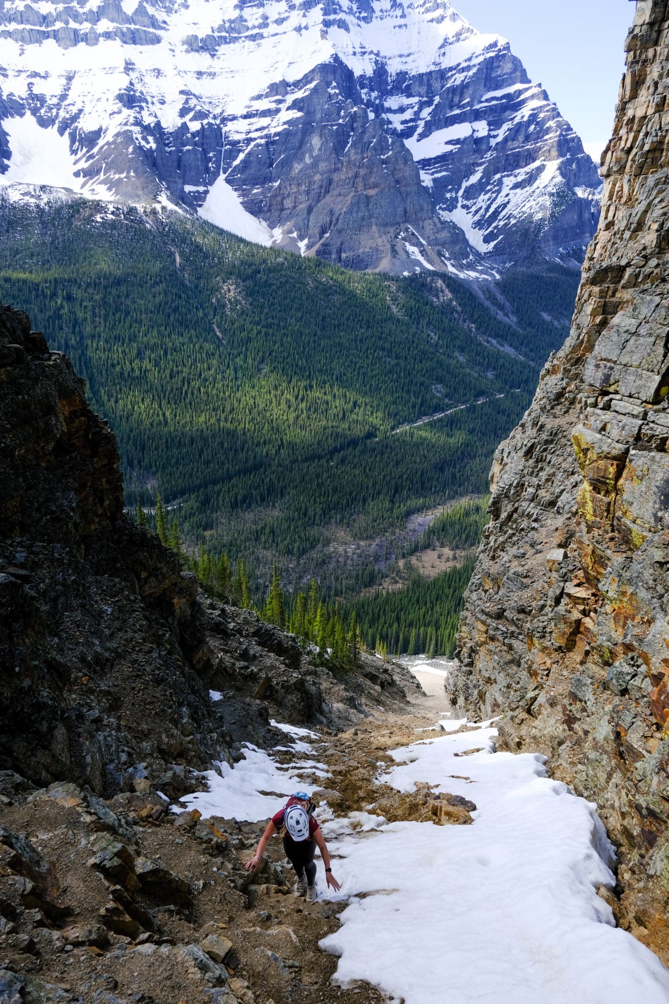 How to Scramble Up Tower of Babel at Moraine Lake