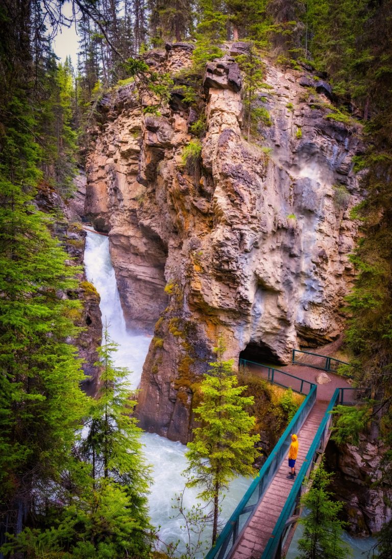 Johnston Canyon Hike: 21 ESSENTIAL Things to Know (2024)