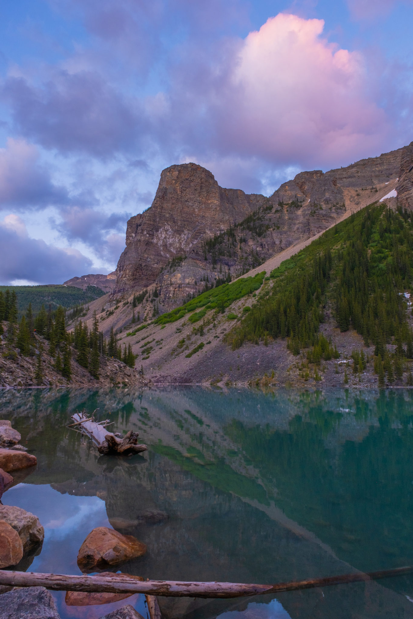 Moraine Lake Weather: When is the BEST Time to Visit?