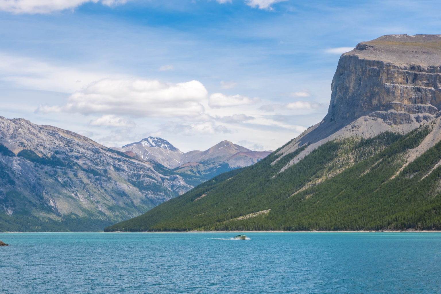 Lake Minnewanka • DETAILED Guide to Visiting This Banff Lake