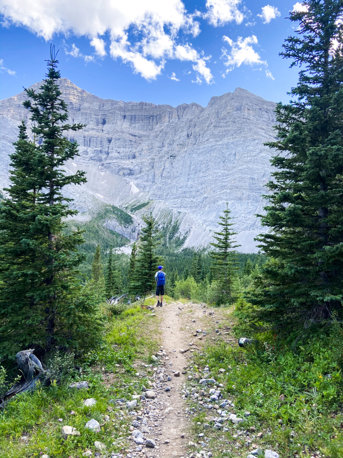 How to Hike to the Mesmerizing Carnarvon Lake