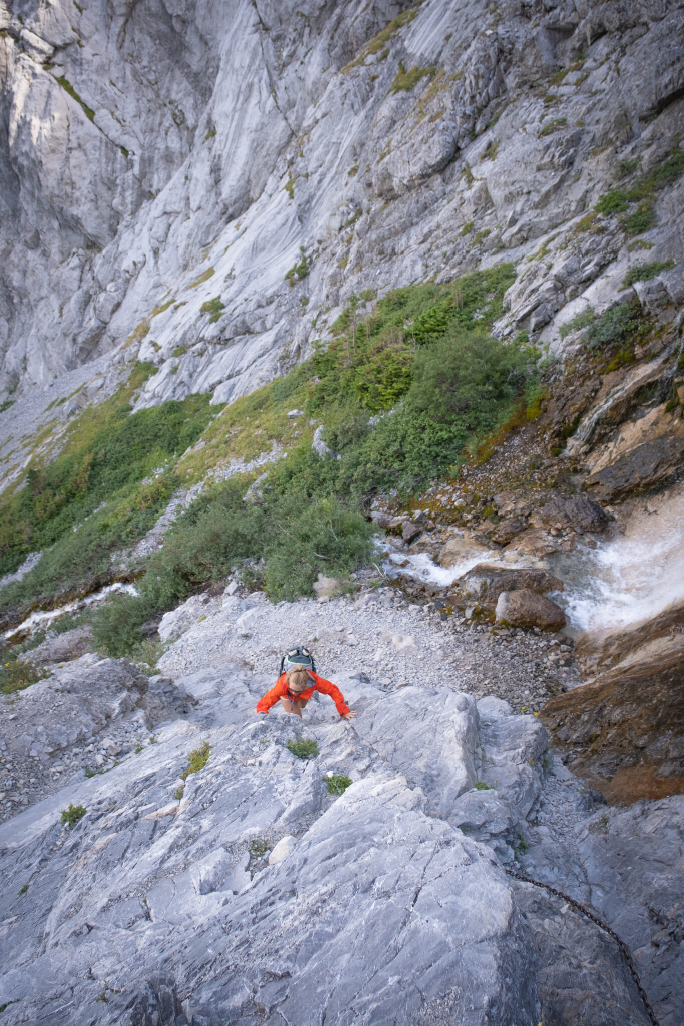 How to Hike to the Mesmerizing Carnarvon Lake