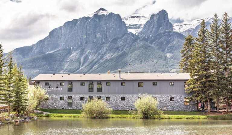 13 BEST Canmore Hotels and Accommodation Options (2024)