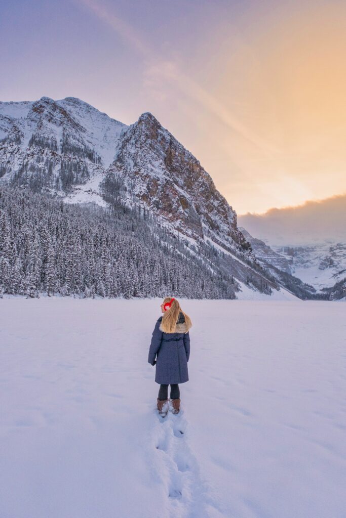 When is the BEST Time to Visit Lake Louise?