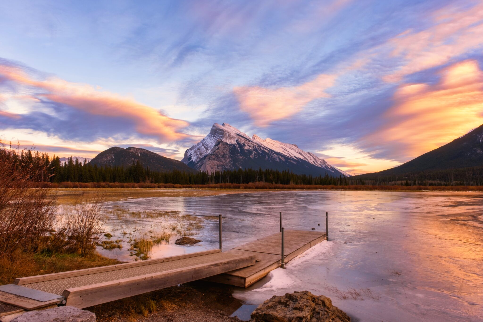Vermilion Lakes • 6 Reasons To Visit!