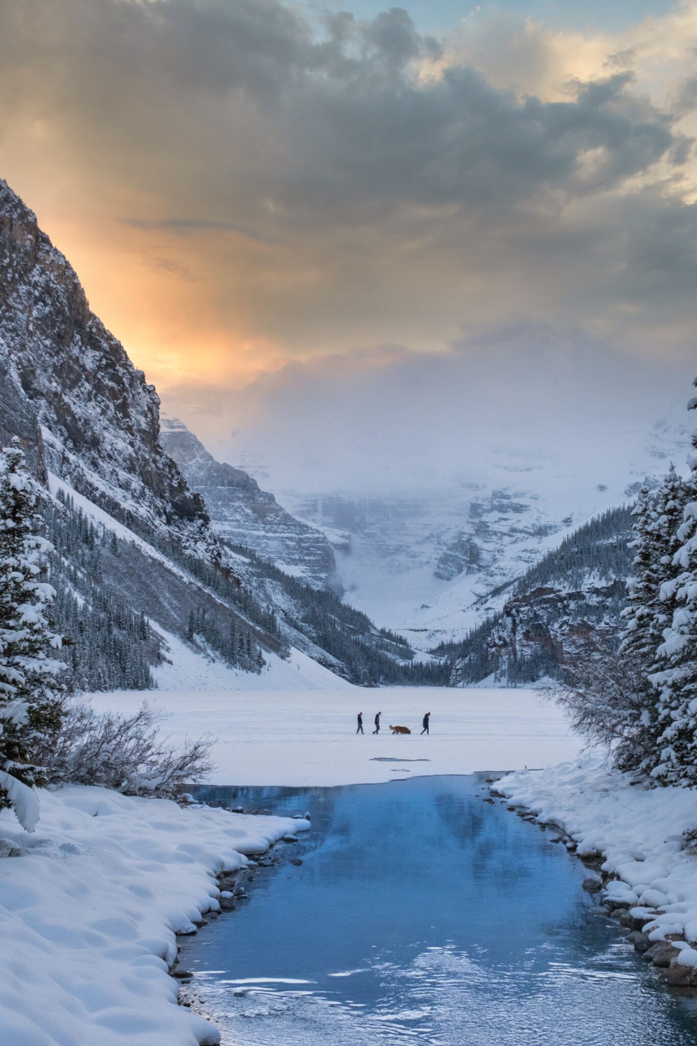12 Amazing Things to Do in Lake Louise in The Winter - The Banff Blog