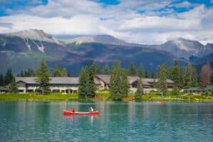 15 BEAUTIFUL Lakes in Jasper Worth a Visit