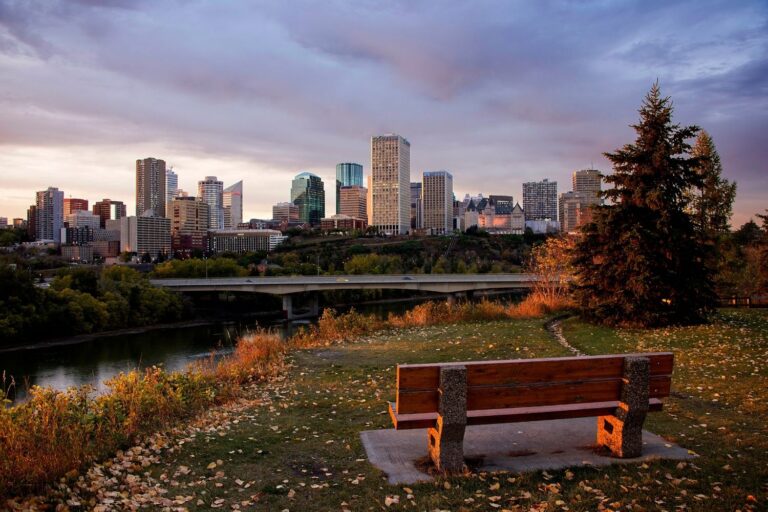 16 BEST Stops On the Drive From Calgary to Edmonton (Direct Route)