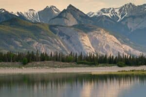 15 BEAUTIFUL Lakes in Jasper Worth a Visit