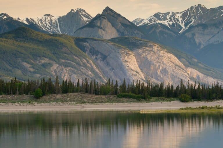 15 BEAUTIFUL Lakes in Jasper Worth a Visit
