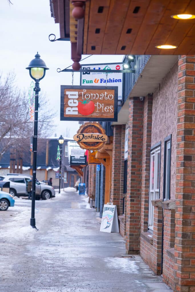 12 BEST Golden, BC Restaurants You Should Try