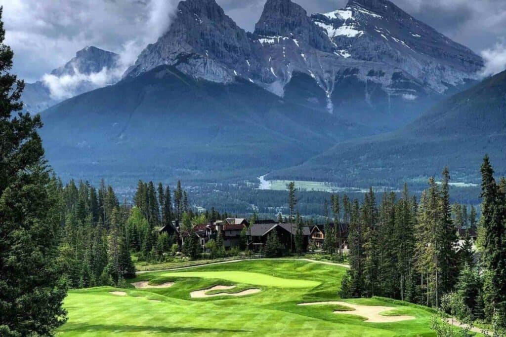 20 BEST Alberta Golf Courses to Tee Off At
