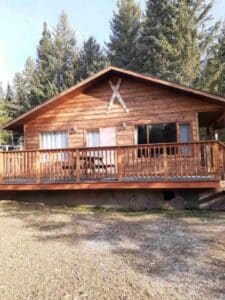 30 AMAZING Cabins For Rent in BC (All Budgets!)