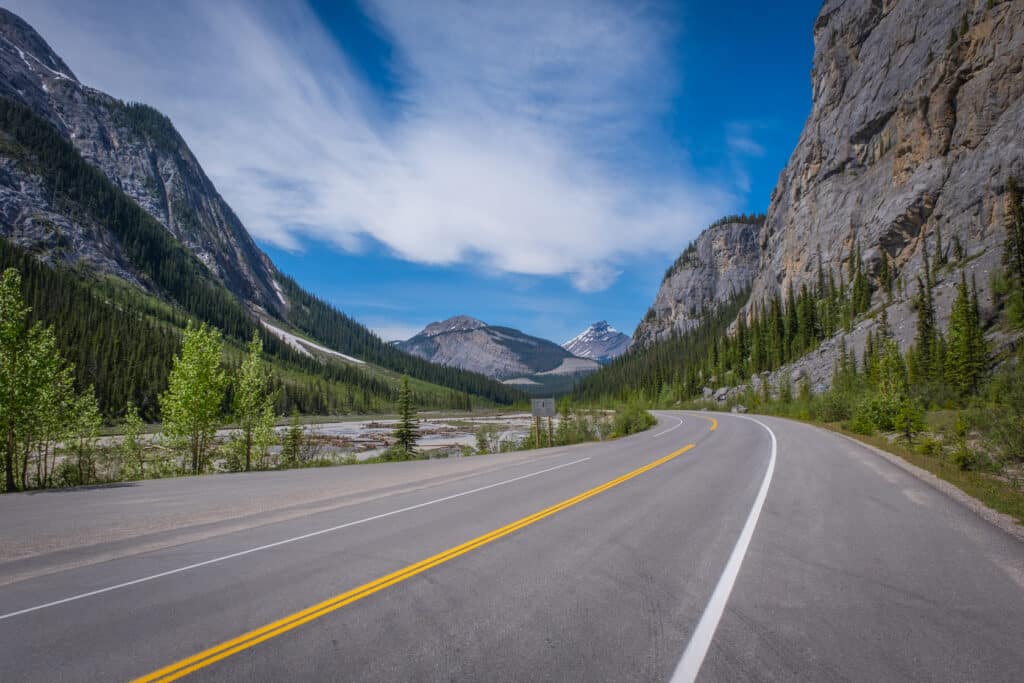 18 BEST Stops Between Lake Louise to Jasper
