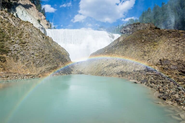 How to Hike to WAPTA FALLS in Yoho National Park