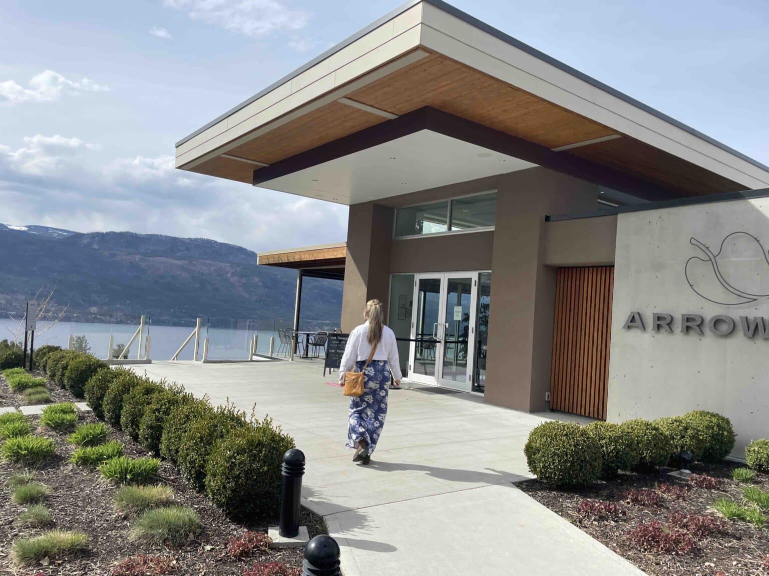 10 BEST Kelowna Wineries You Don't Want to Miss (BC)