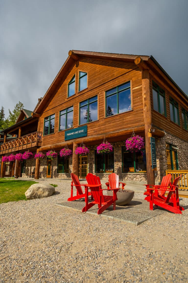 13 Jasper Cabin Rentals to Get COZY In (Pet-Friendly Options Too!)