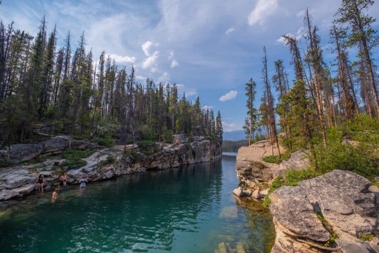 15 BEAUTIFUL Lakes in Jasper Worth a Visit