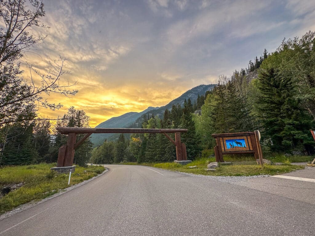 10 AMAZING Stops on the Bow Valley Parkway