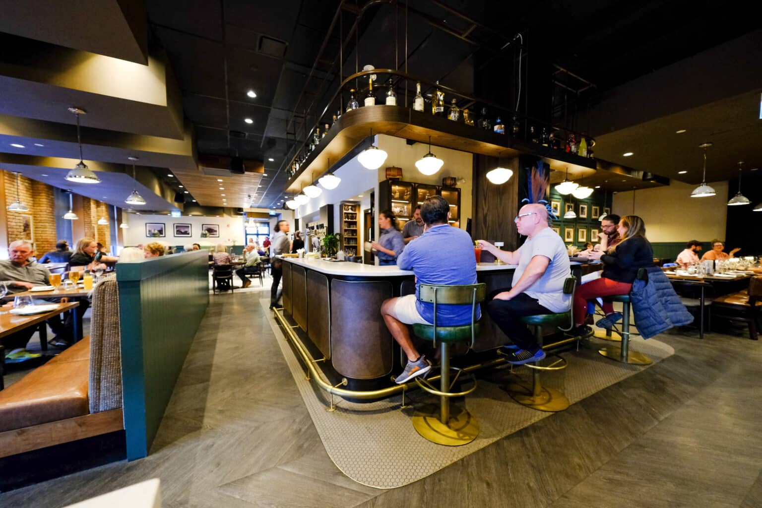 25 BEST Banff Restaurants To Try