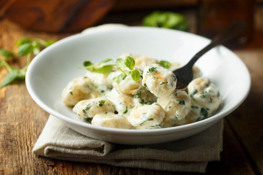 30 DELICIOUS Banff Restaurants to Try in 2024! (Recommended by Locals)