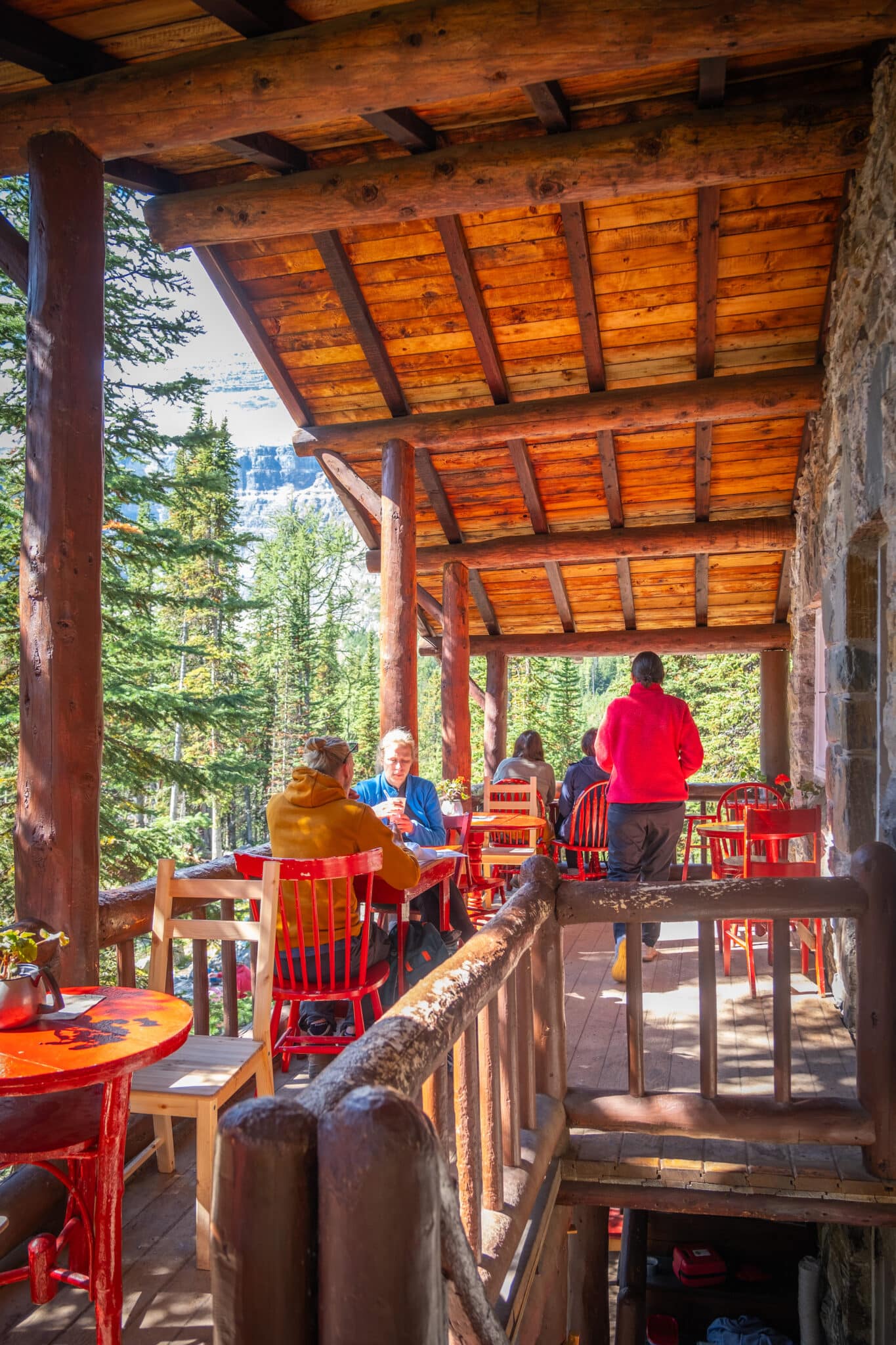 Plain of Six Glaciers Teahouse Hike: All You NEED To Know