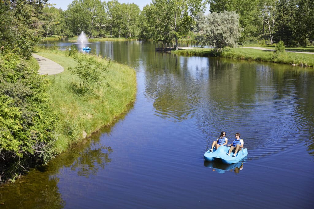 16 BEST Stops On the Drive From Calgary to Edmonton (Direct Route)