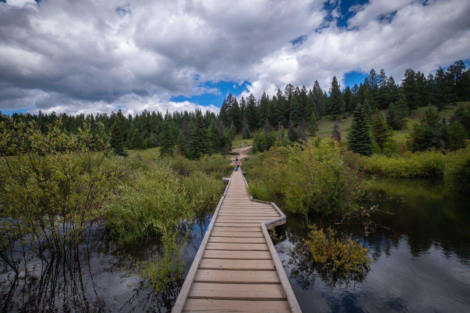How To Hike The Valley of the Five Lakes In Jasper