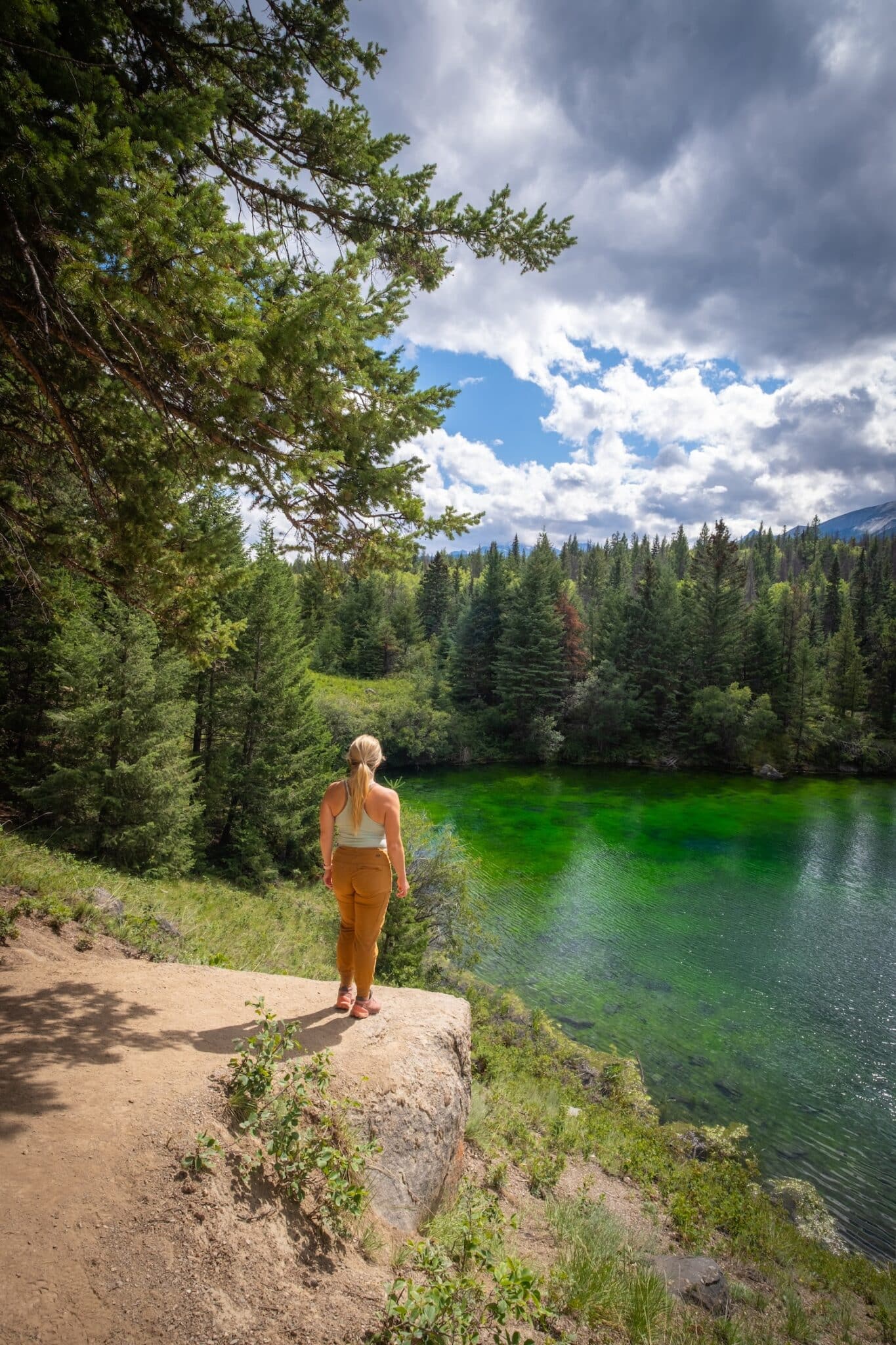How To Hike The Valley of the Five Lakes In Jasper