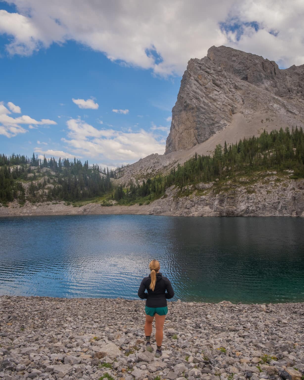 20 BEST Hikes Near Calgary (Easy & Hard!)