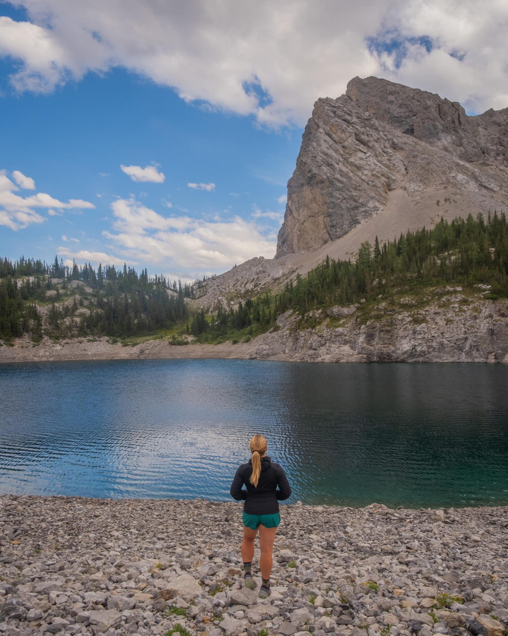 18 BEST Hikes Near Calgary (Easy & Hard!)