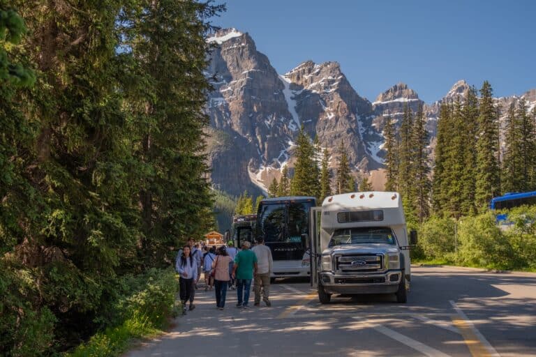 Moraine Lake Parking: Changes You NEED to Know In 2025