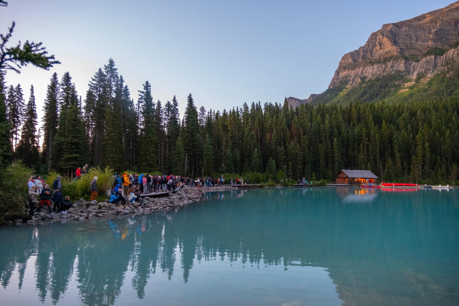When is the Best Time to Visit Banff For YOU?
