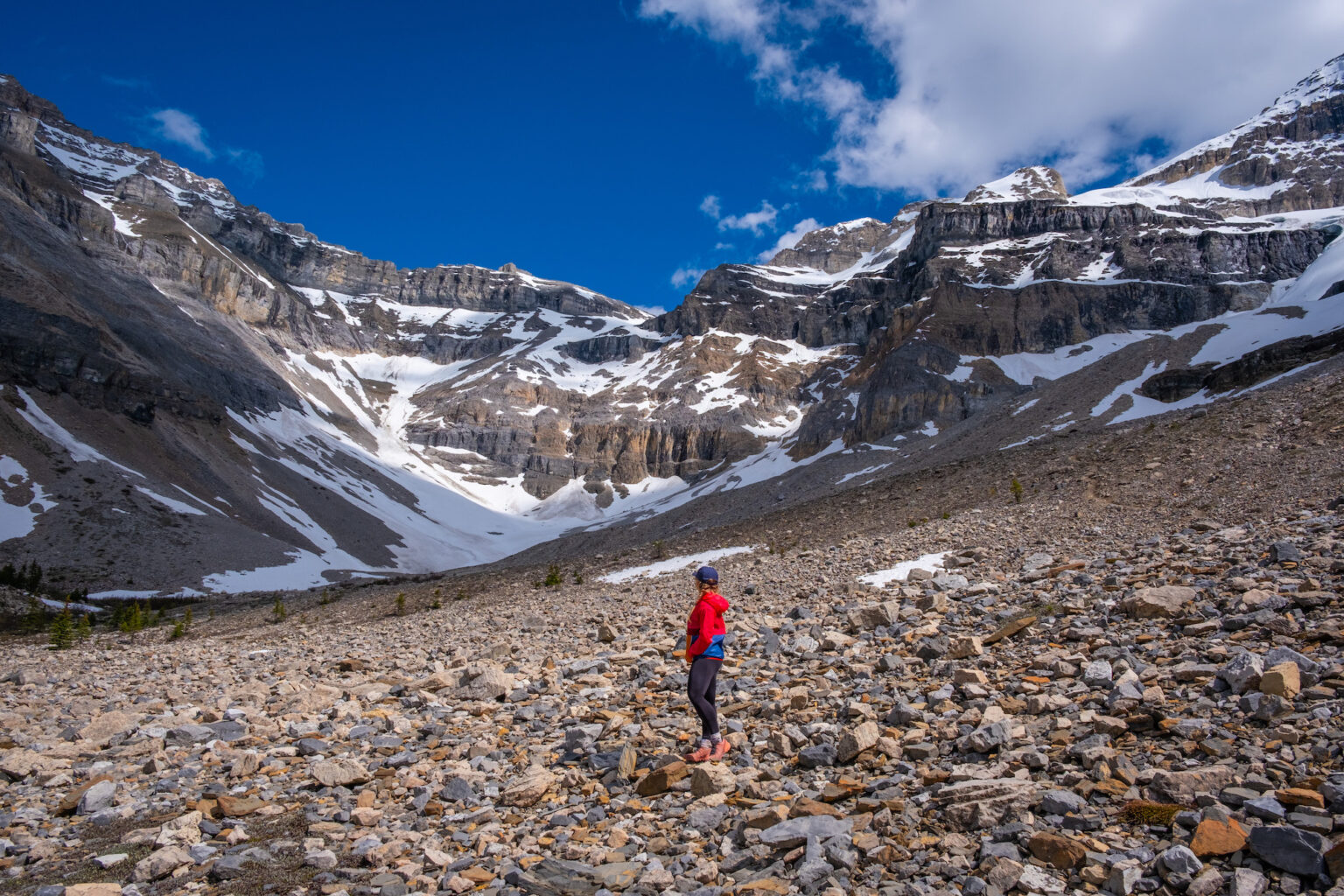 Hiking the Rockpile Trail at Moraine Lake
