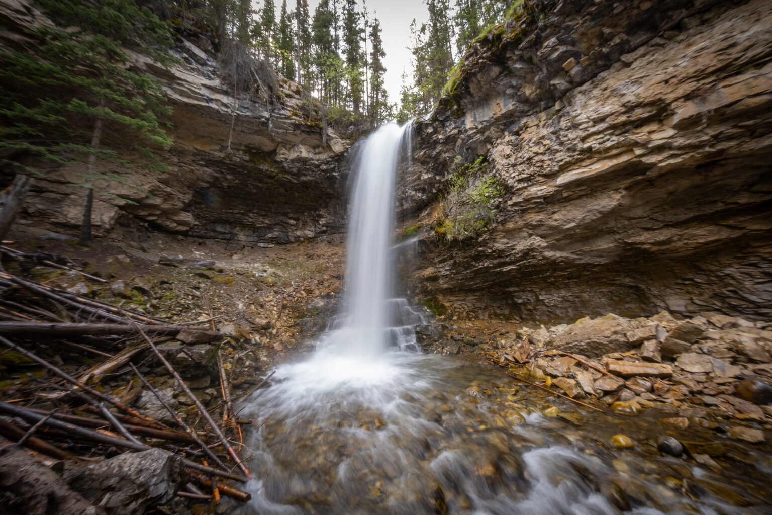 18 BEST Hikes Near Calgary (Easy & Hard!)