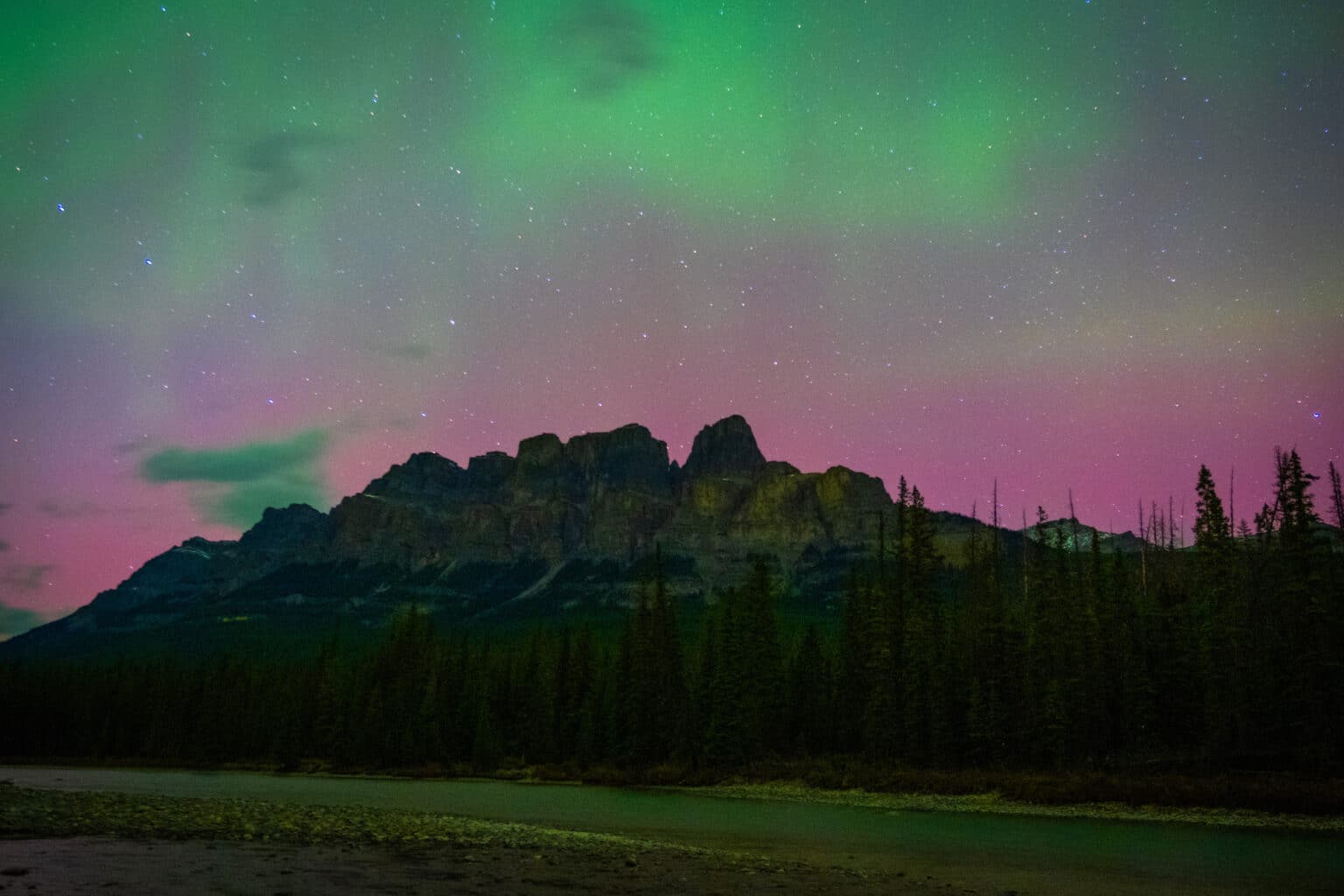 Where & How To See Northern Lights In Alberta