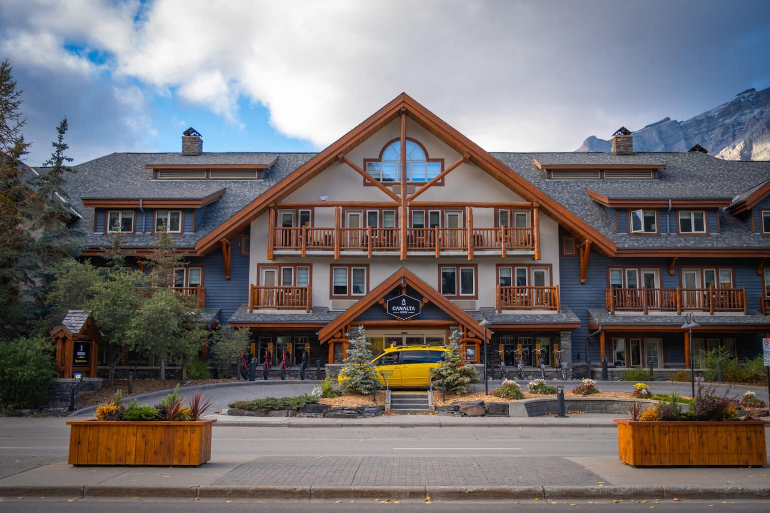 BEST Hotels in Banff - Stay in Downtown Banff & Elsewhere