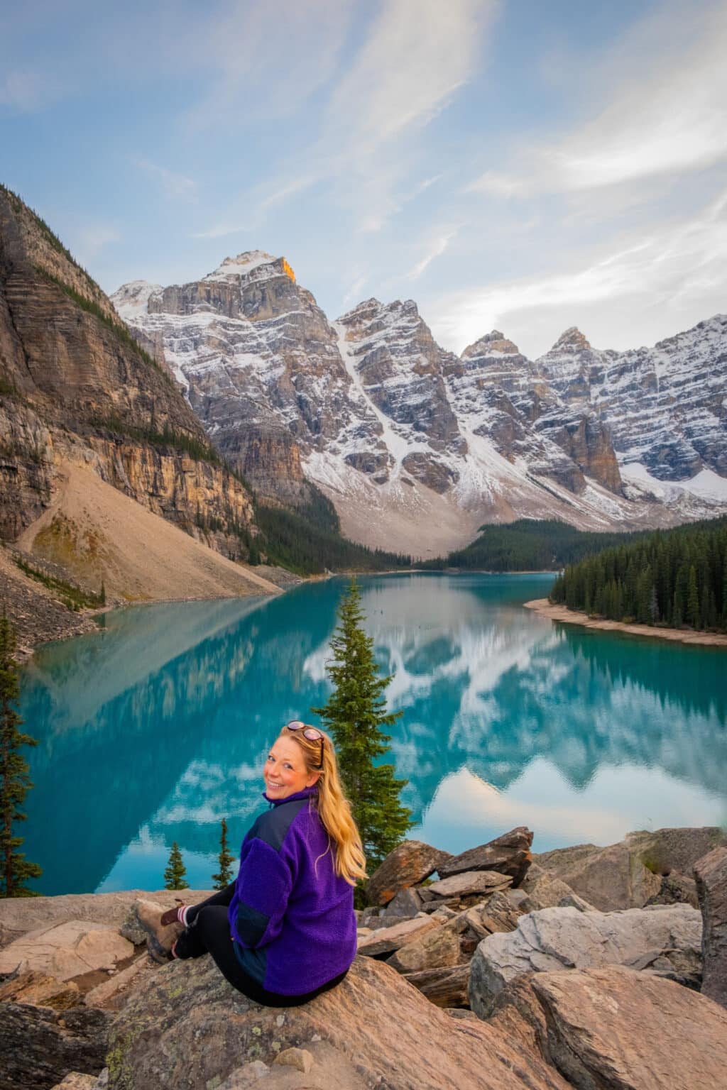 Hiking the Rockpile Trail at Moraine Lake