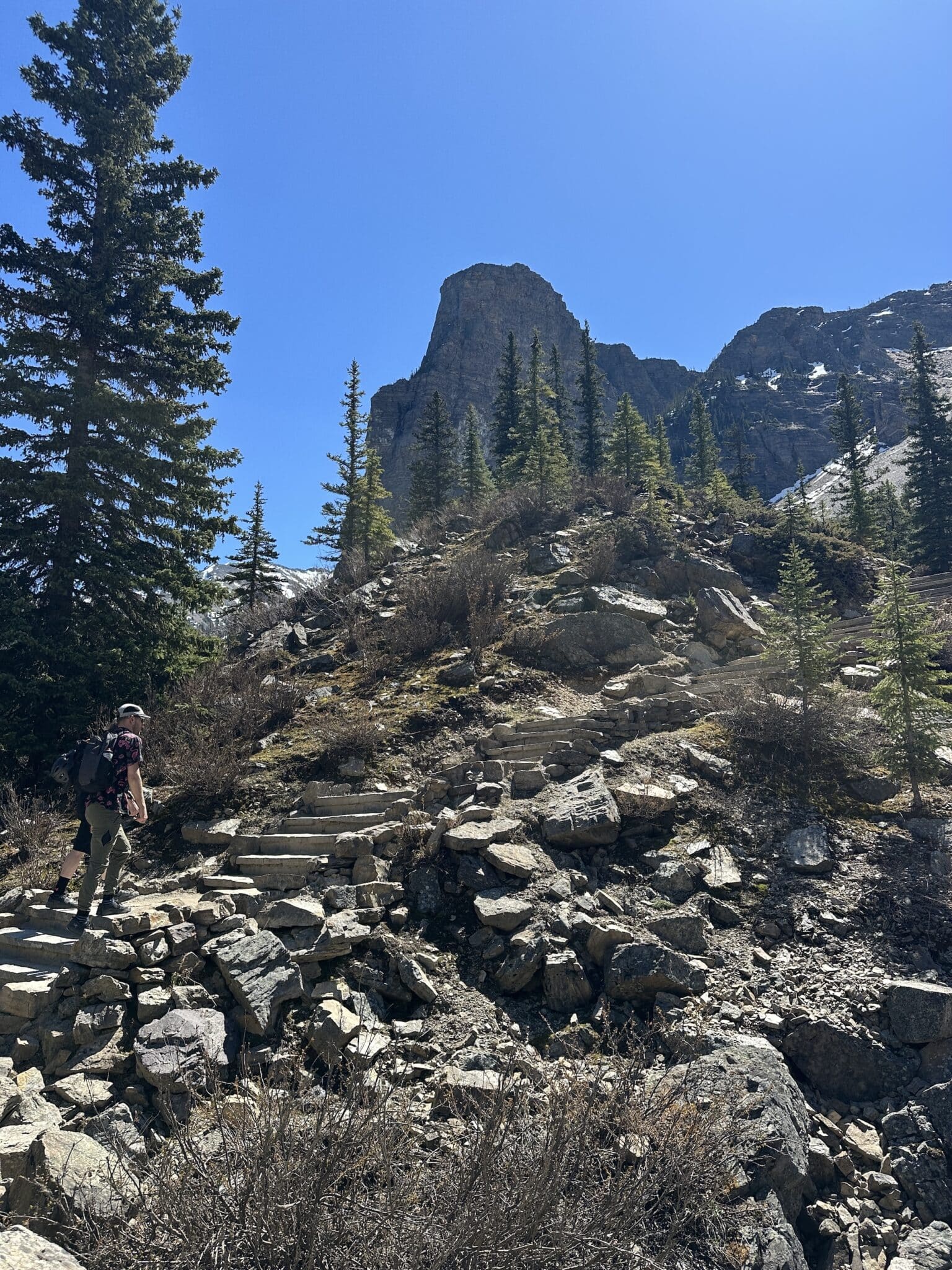 Hiking the Rockpile Trail at Moraine Lake