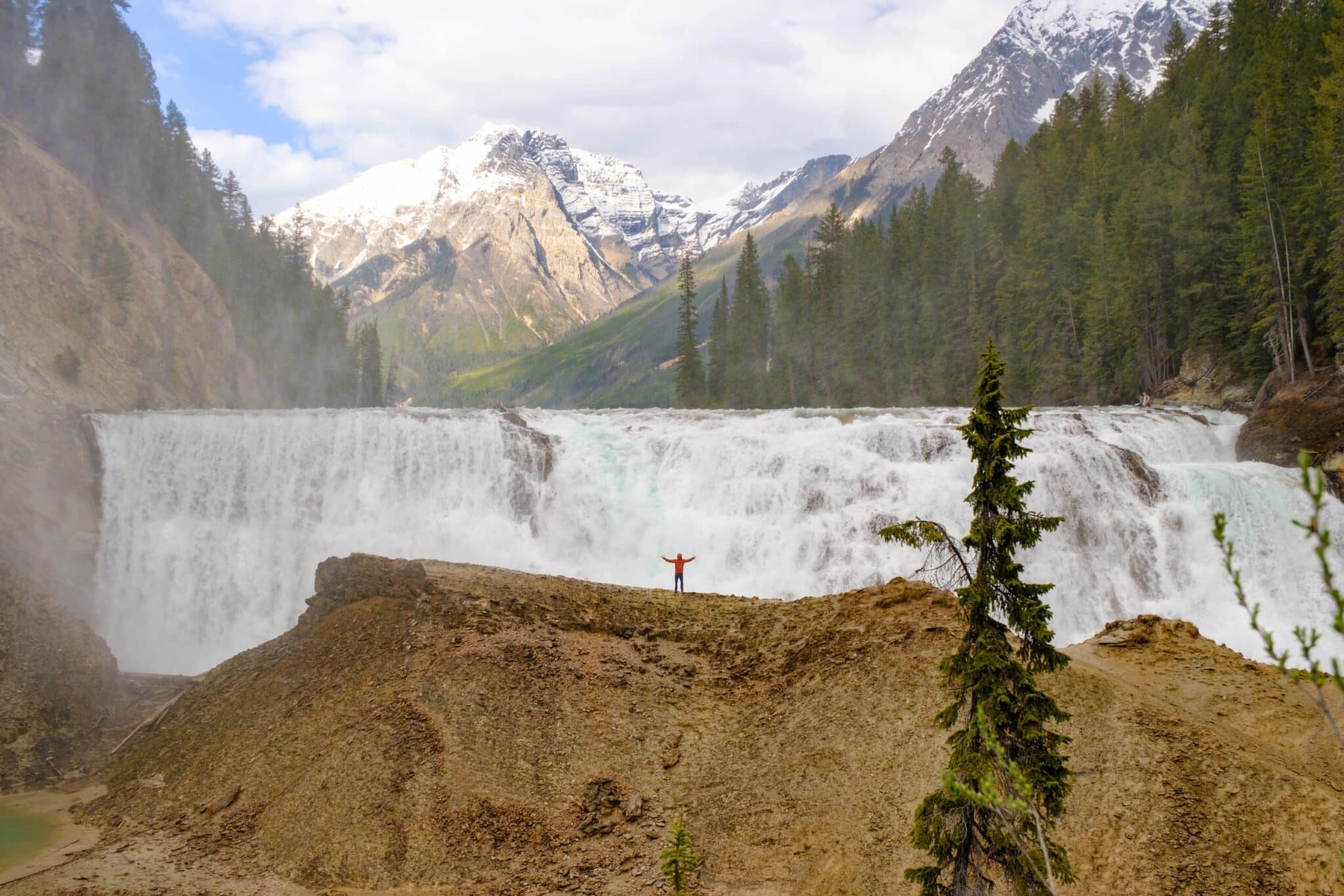 How to Hike to WAPTA FALLS in Yoho National Park